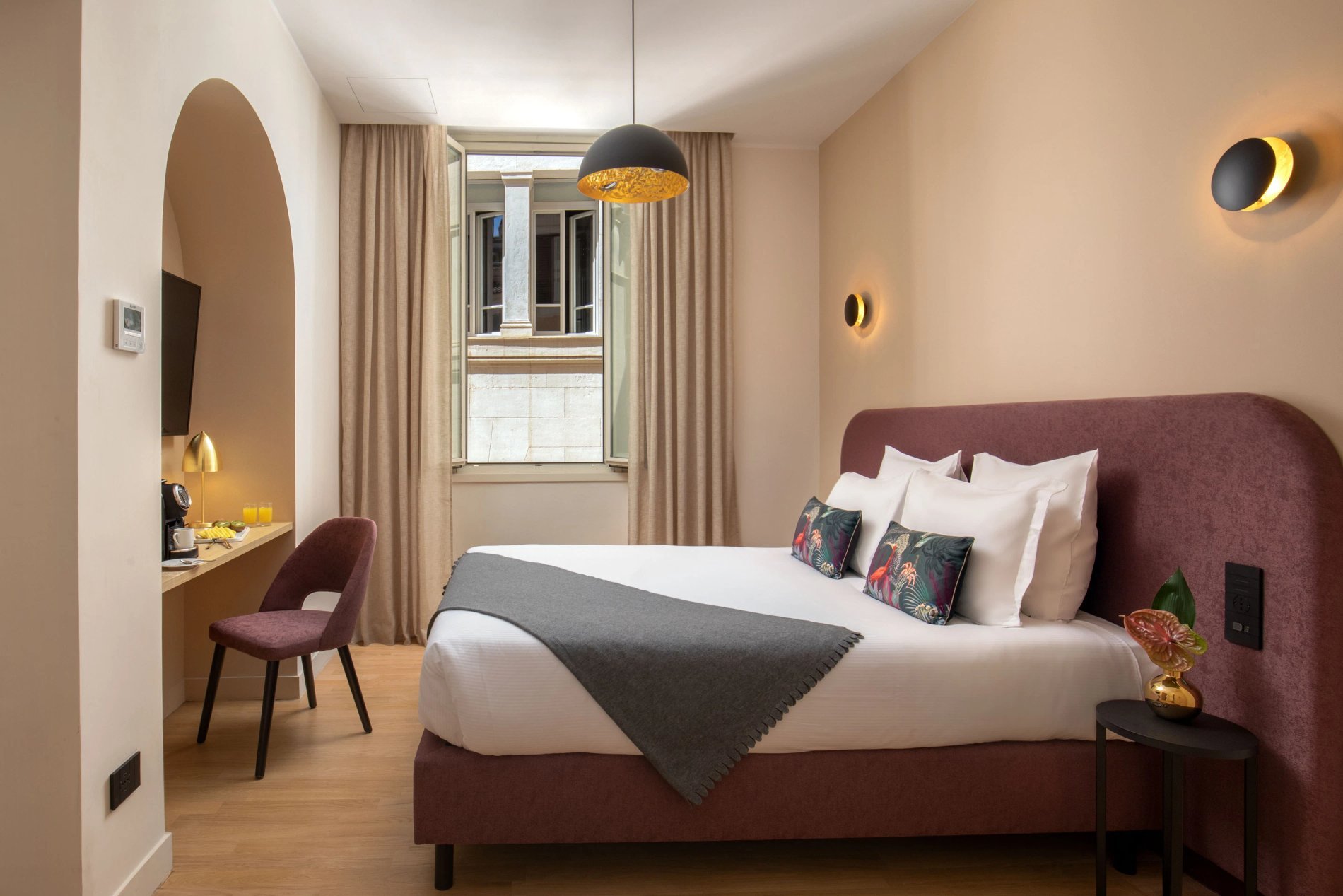 Family Rooms, near the Trevi Fountain, Parliament | 9 Hotel Cesari Rome